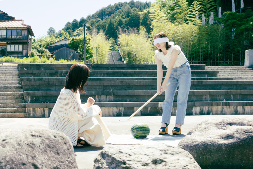 Watermelon Splitting - Visit Nagatoyumoto Onsen